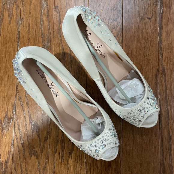 Lauren Lorraine | Shoes | Nib Lauren Lorraine Eden Peep Toe Pump | Poshmark